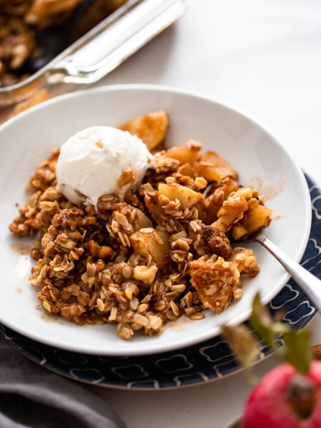 Apple Crisp Recipe | Dietitian Debbie Dishes